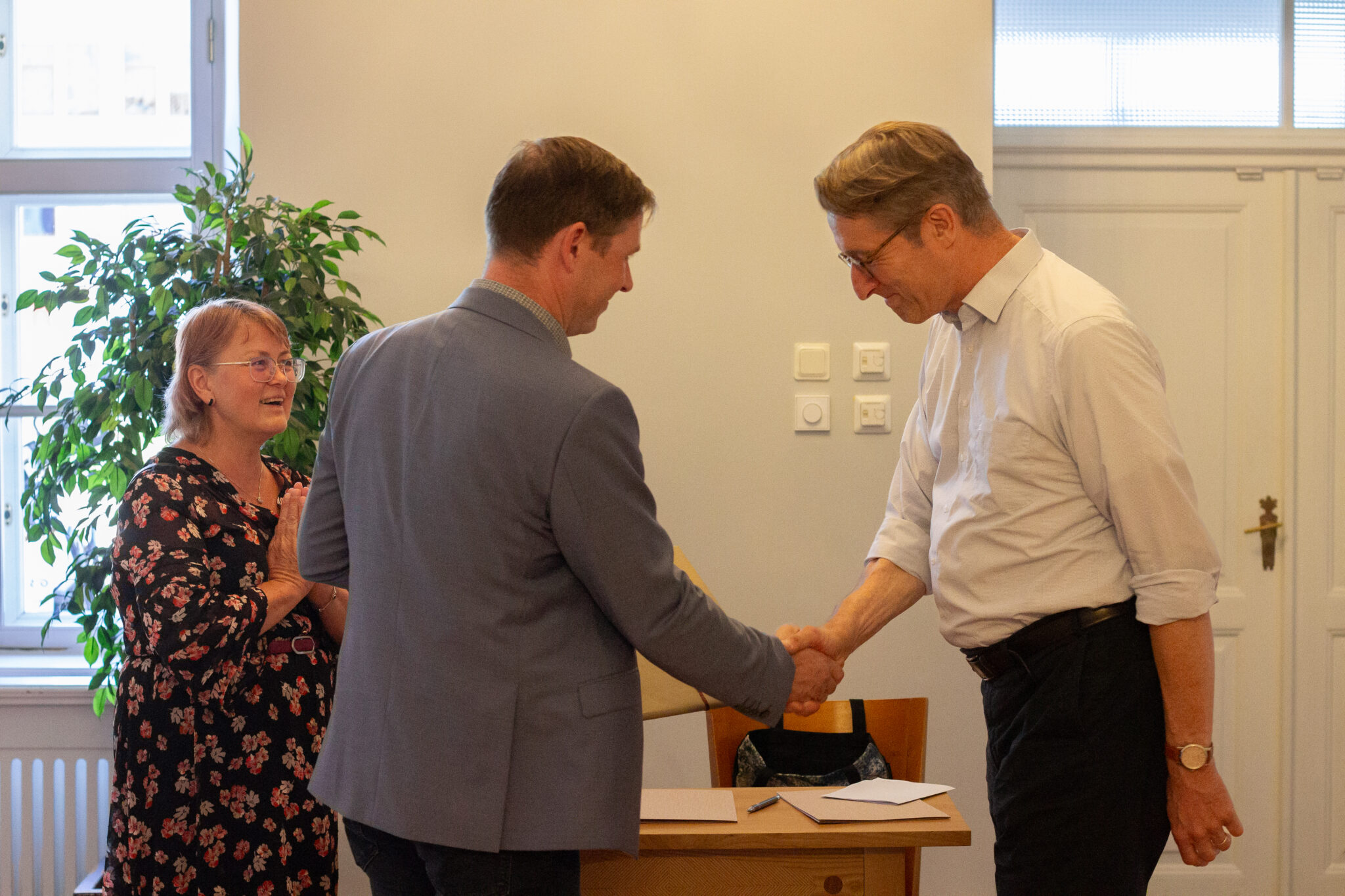 Muuseumile annetati eriline baltisaksa lauamäng - Tartu Linnamuuseum ...